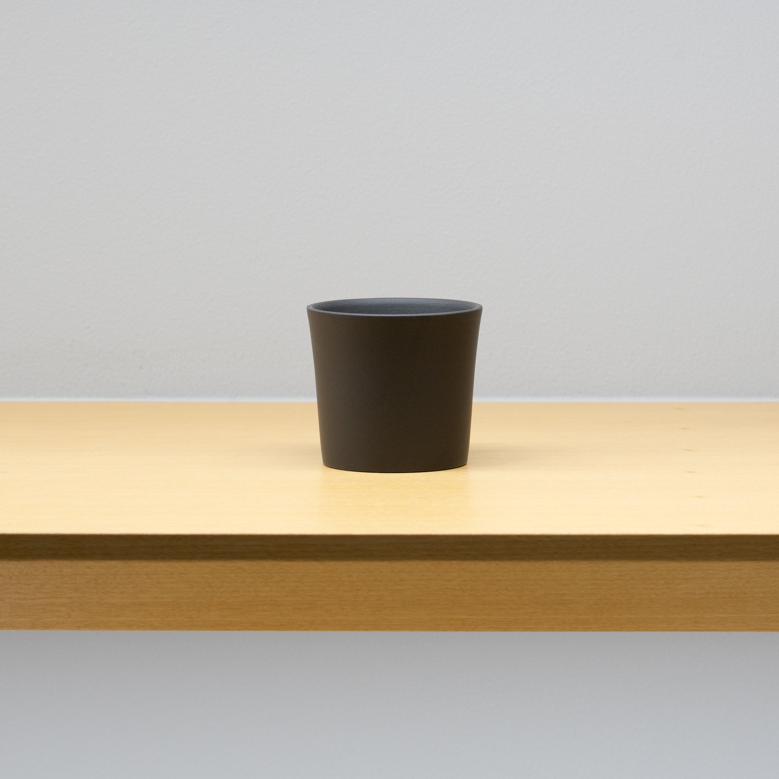 Seiji Ito / Black Tea Cup – HULS GALLERY TOKYO | 現代工芸ギャラリー